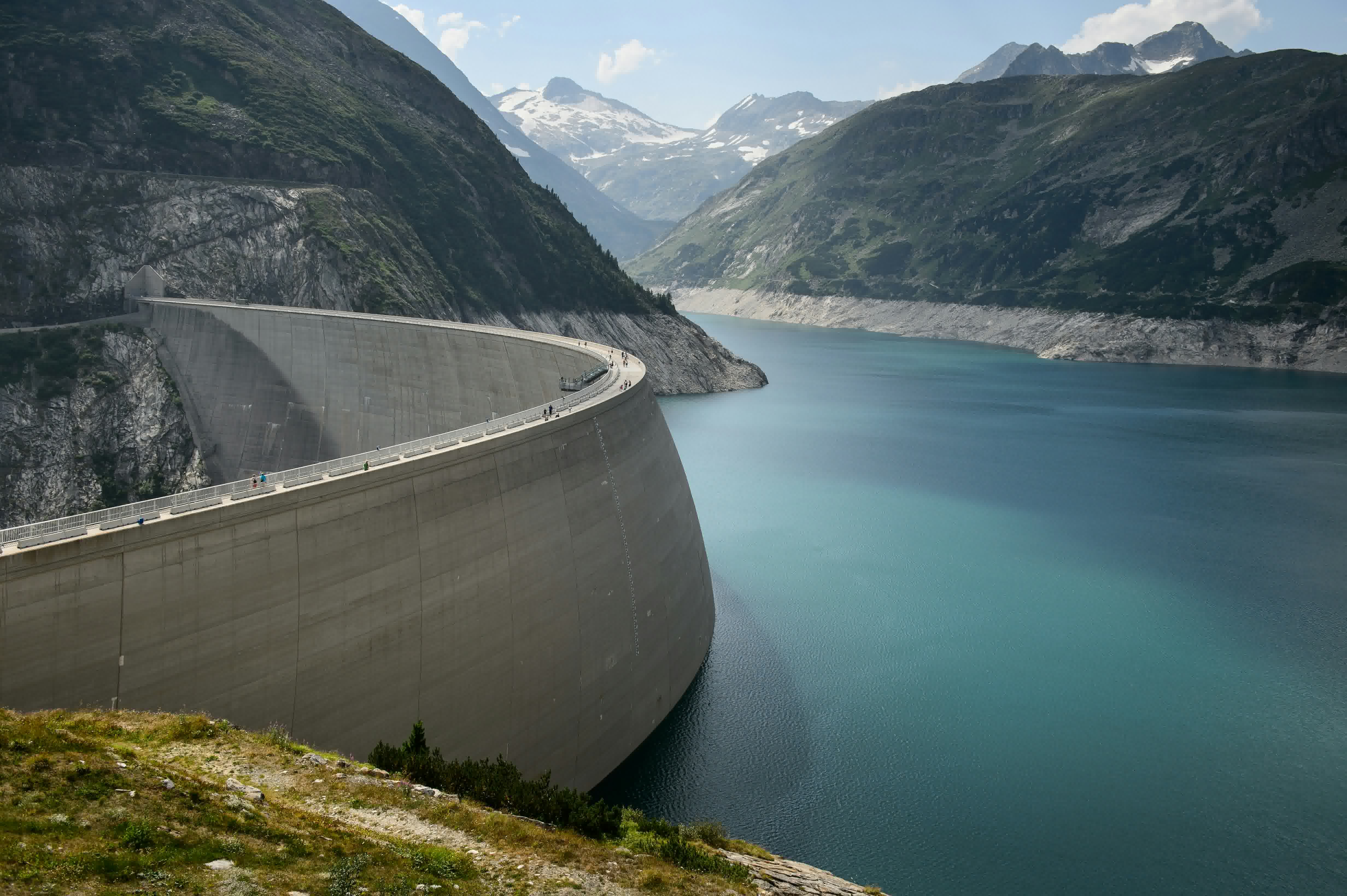 Underwater Dam Inspection and ROV Solutions | EyeROV